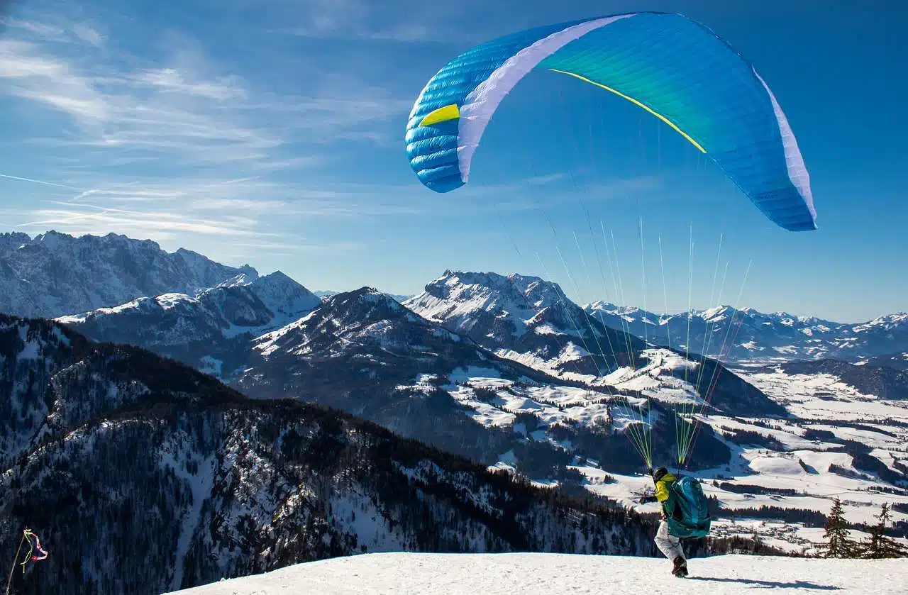 Soaring High: The Best Paragliding Spots on Earth - adventuro