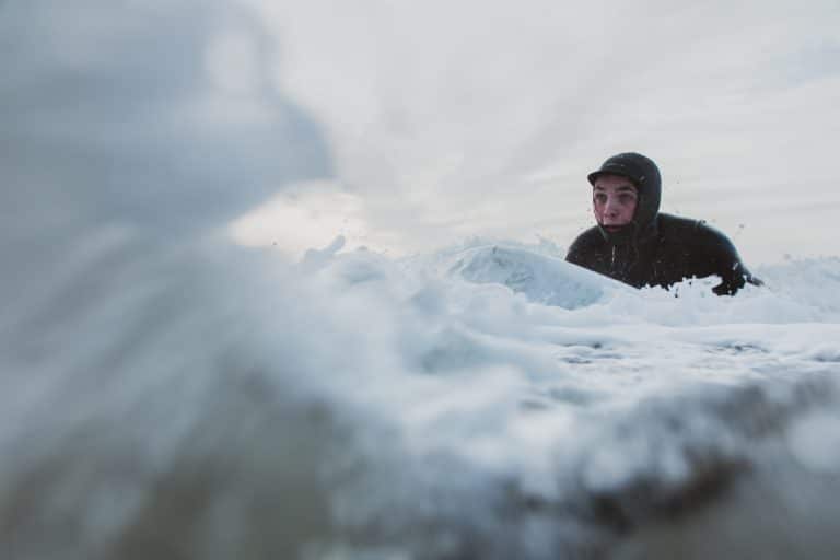 How to Choose a Wetsuit and When to Wear One - adventuro