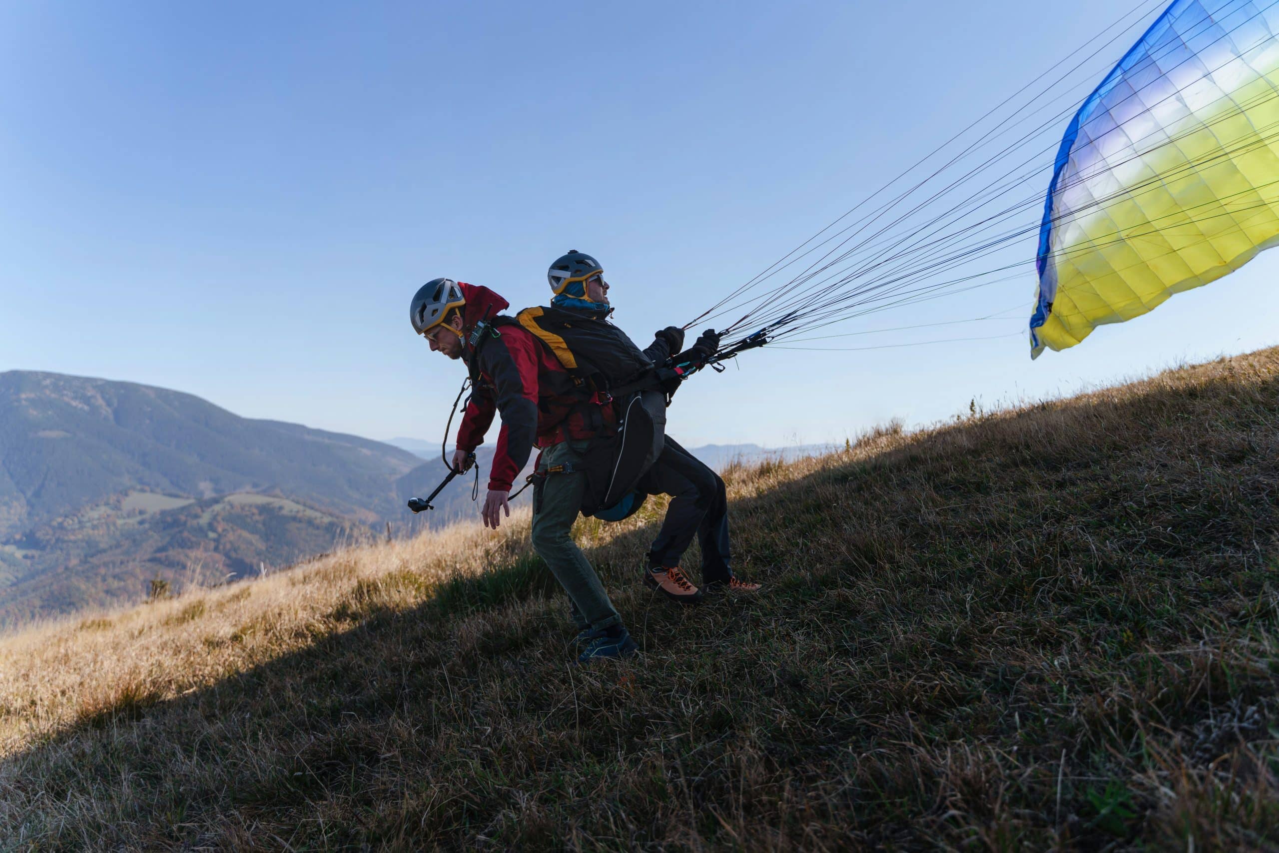 Paragliding for Beginners: Overcoming Common Fears and Challenges ...