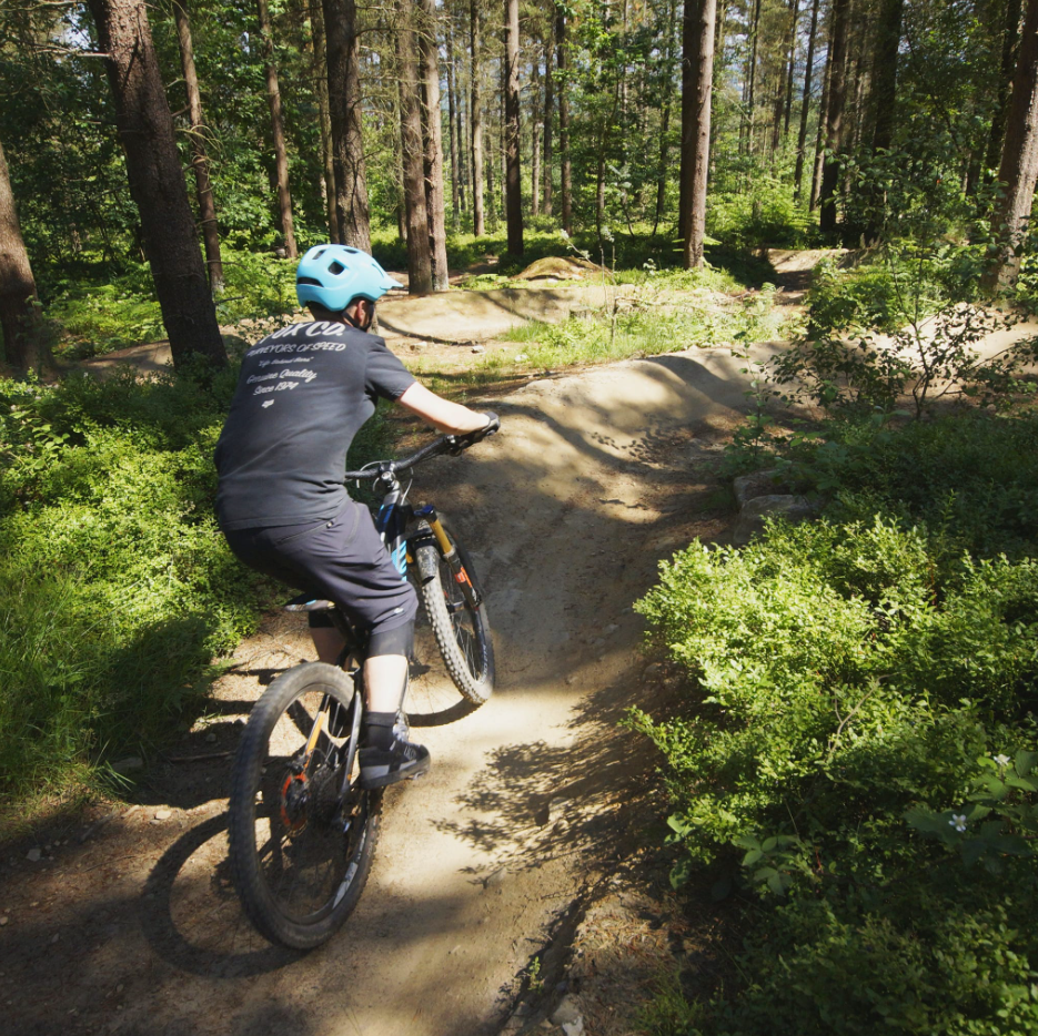 Basecamp MTB Course in Sheffield & the Peak District - adventuro