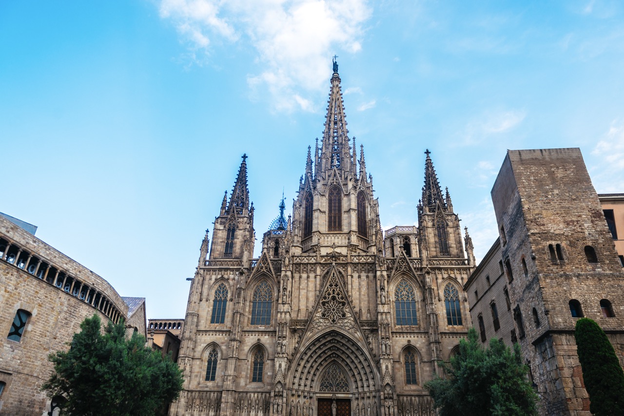 Best of Barcelona City E-Bike Tour – Guided Highlights - adventuro