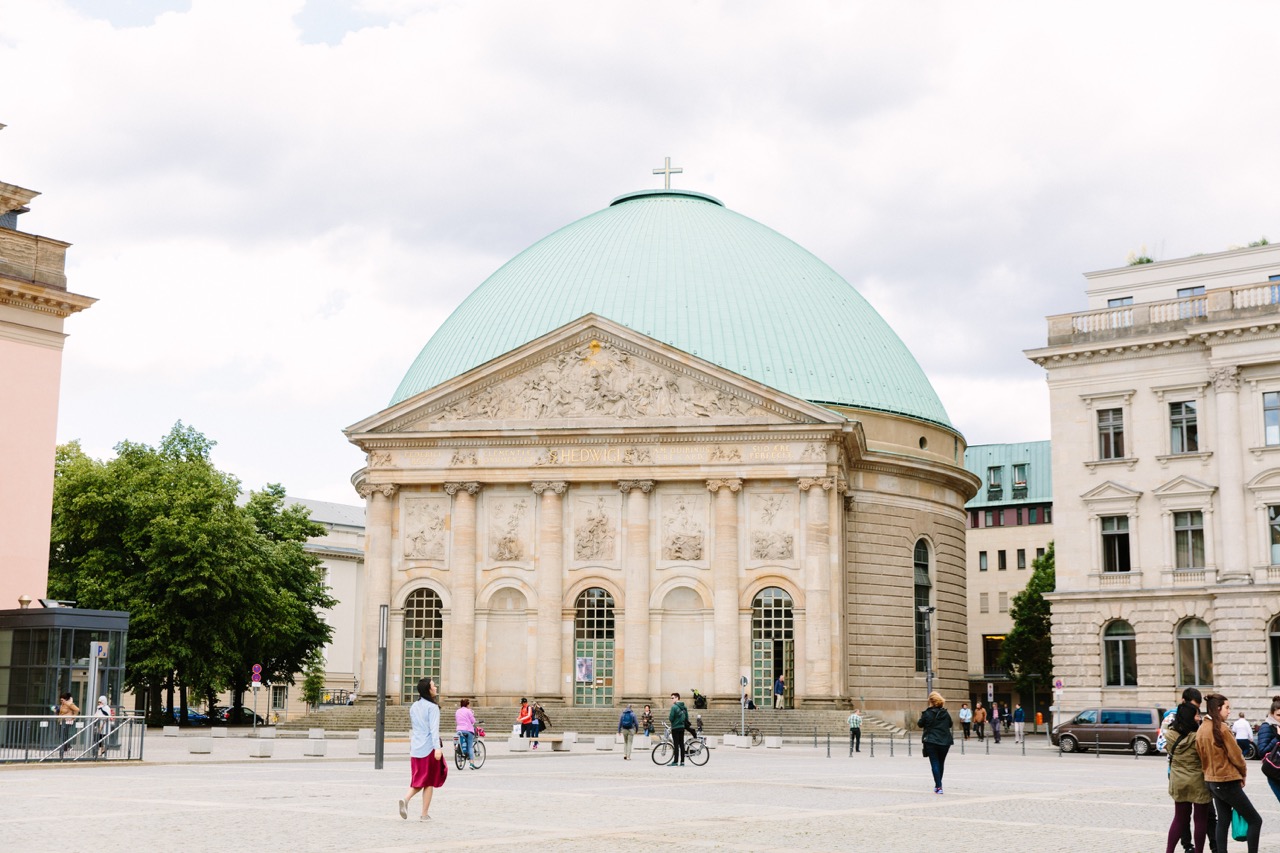 Highlights of Berlin Bike Tour – Guided City Overview - adventuro