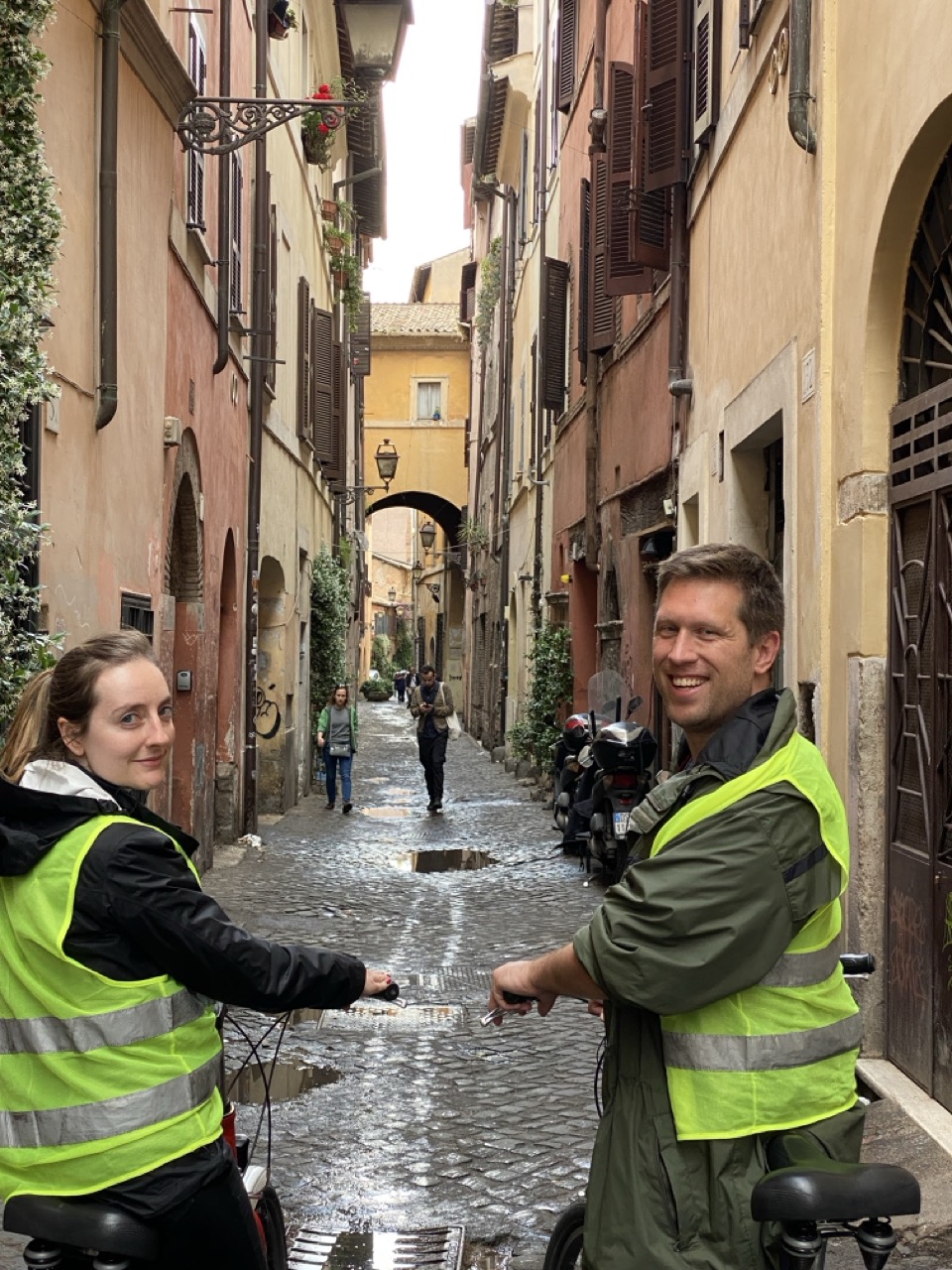 Rome at Night Bike Tour – Trastevere & Evening City Views - adventuro