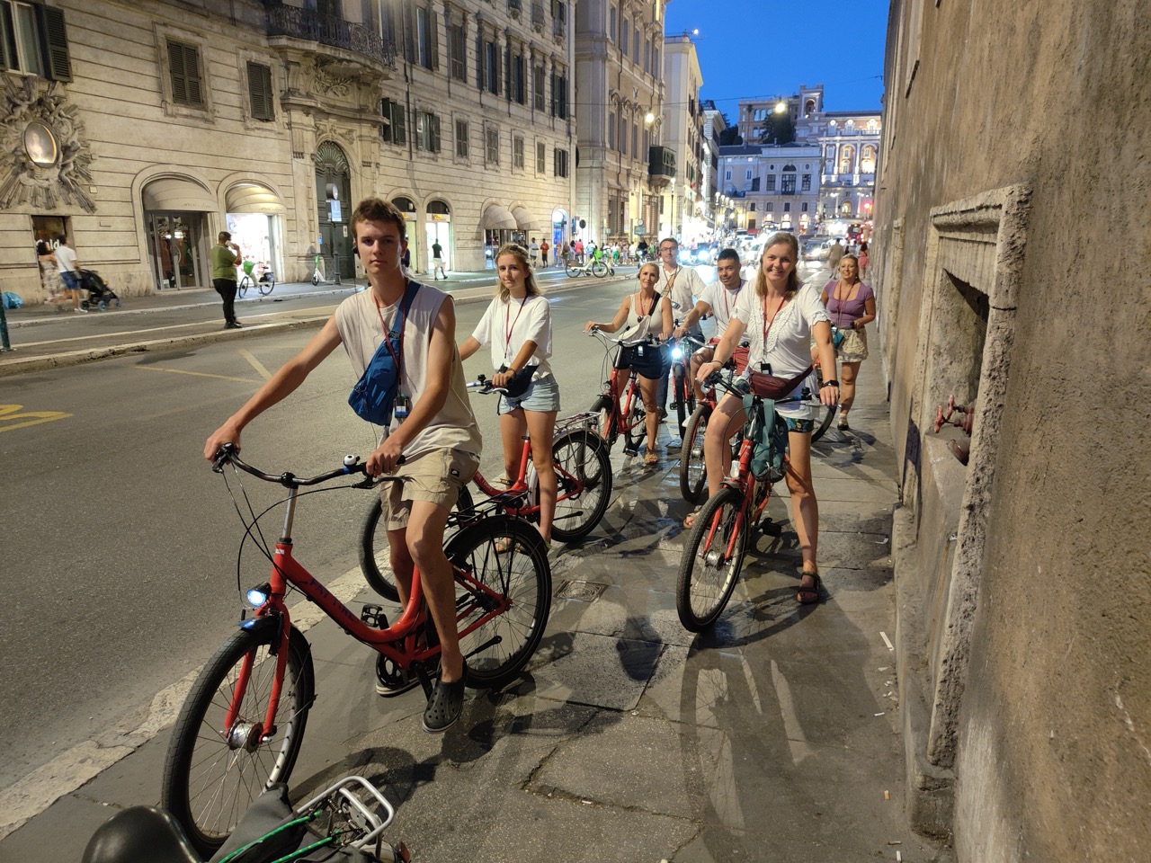 Rome at Night Bike Tour – Trastevere & Evening City Views - adventuro