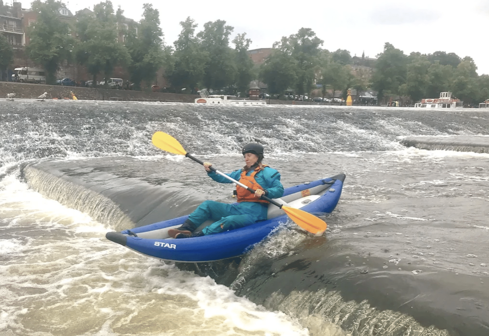 White Water Kayaking Session in Chester - adventuro