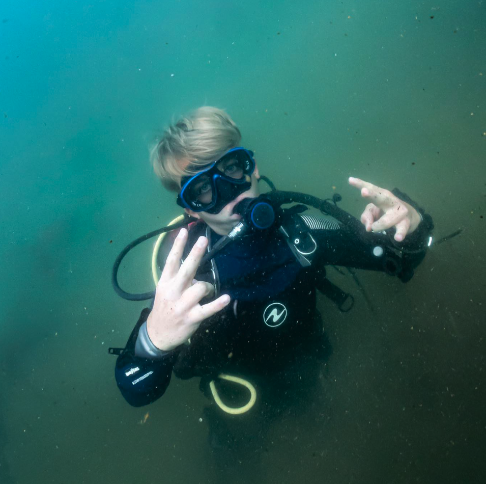 PADI Junior Advanced Open Water Diver – Ages 12-14 - adventuro