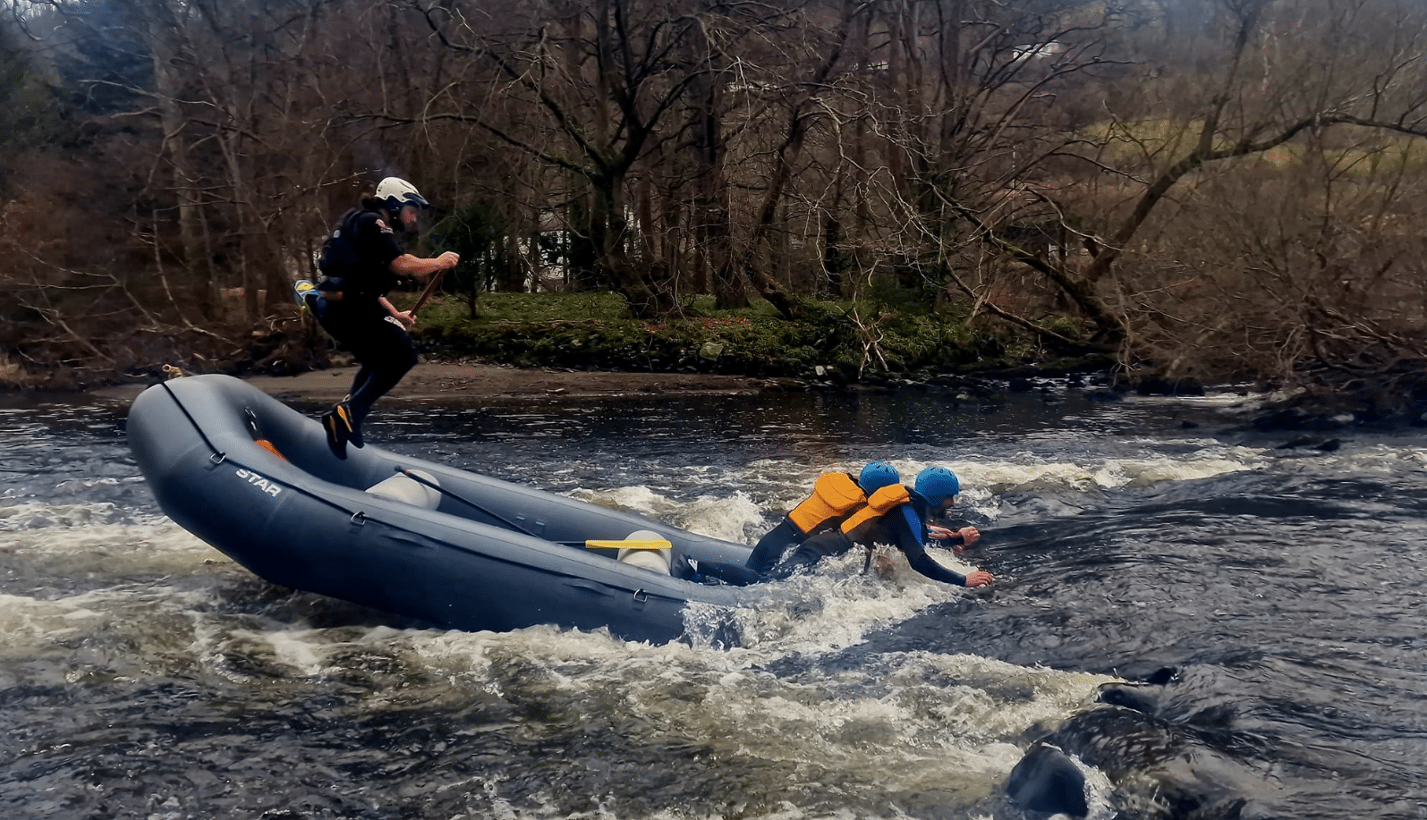 Whitewater Rafting on the River Dee, Llangollen - adventuro