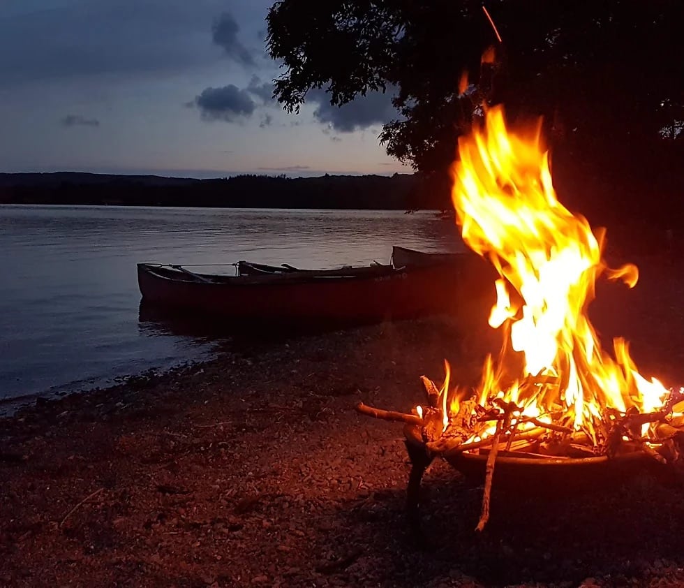 3-Hour Sunset Canoe Tour at Derwent Water - adventuro
