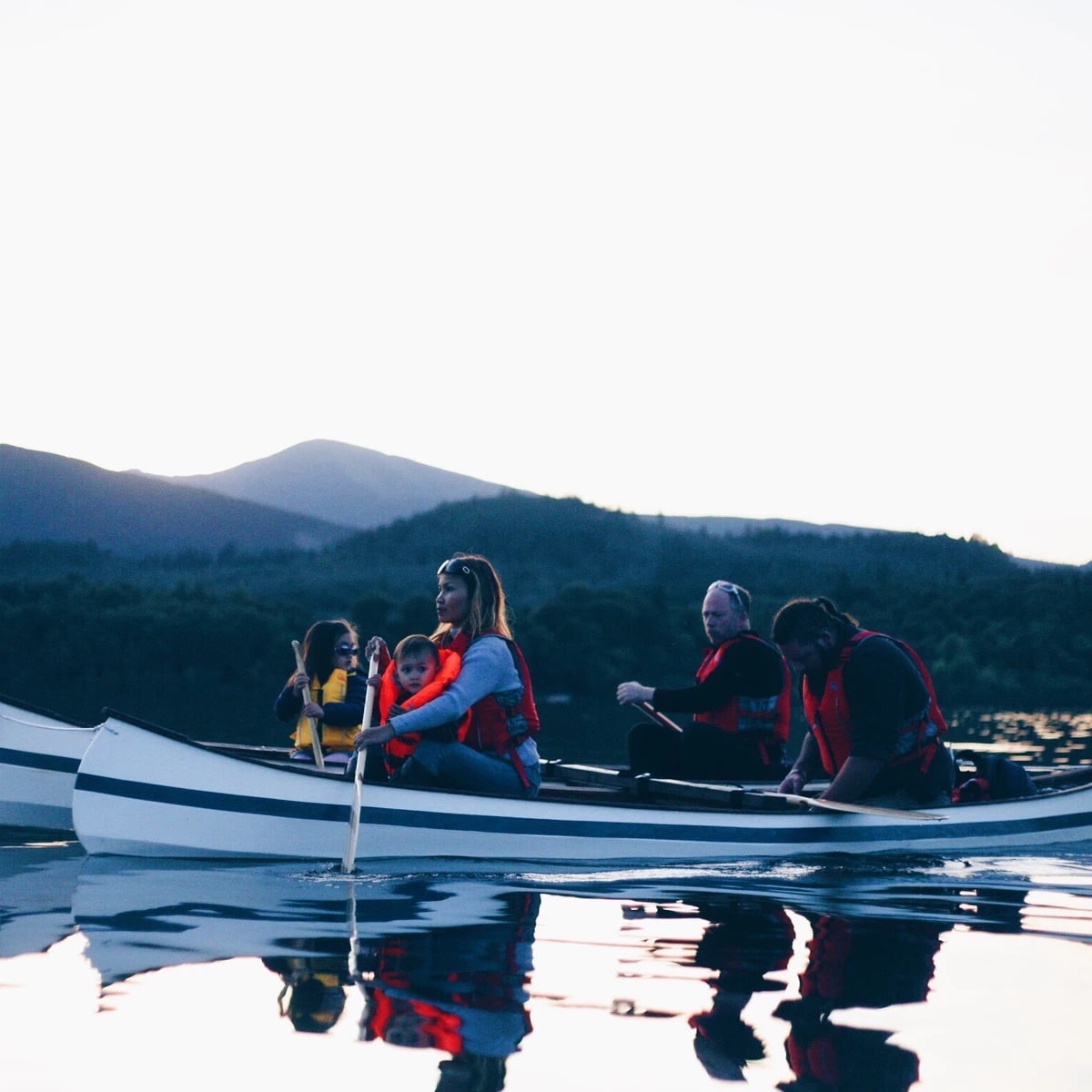 3-Hour Sunset Canoe Tour at Derwent Water - adventuro