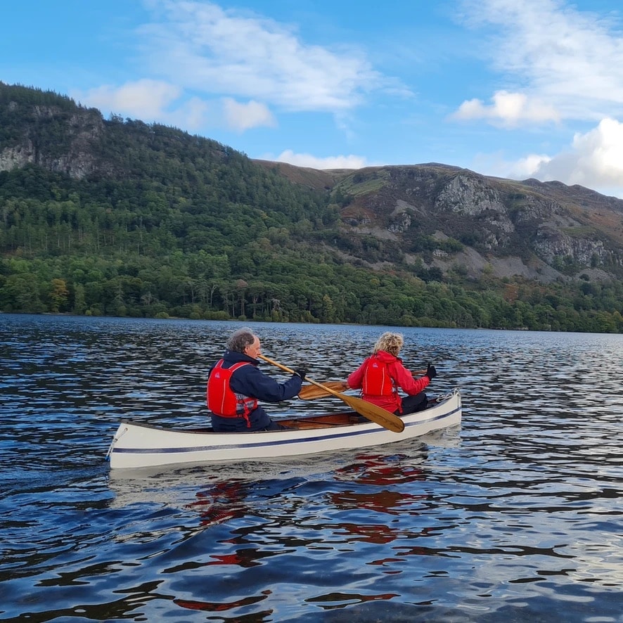 3 Hour Group Canoeing On Derwent Water Adventuro