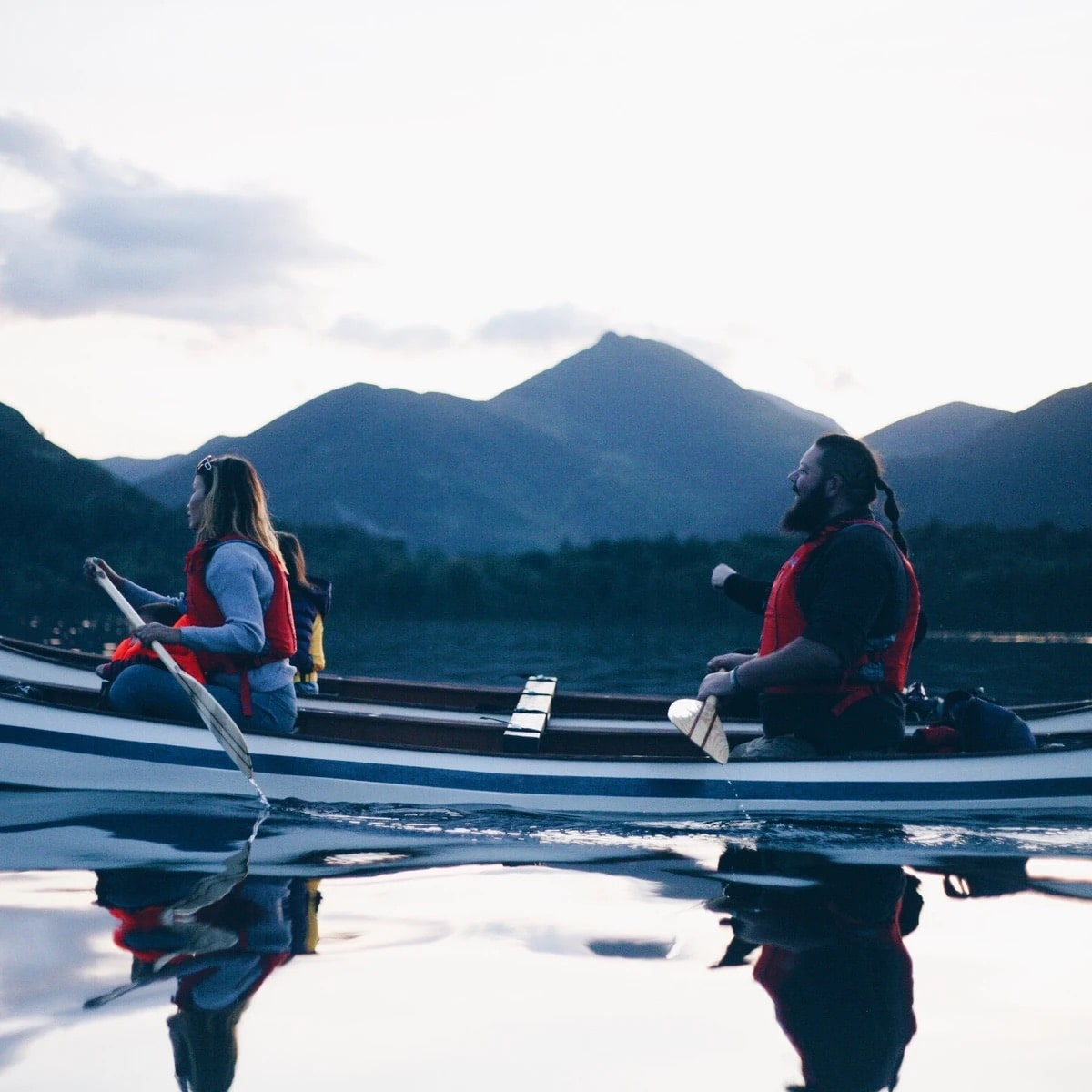 3-Hour Sunset Canoe Tour at Derwent Water - adventuro