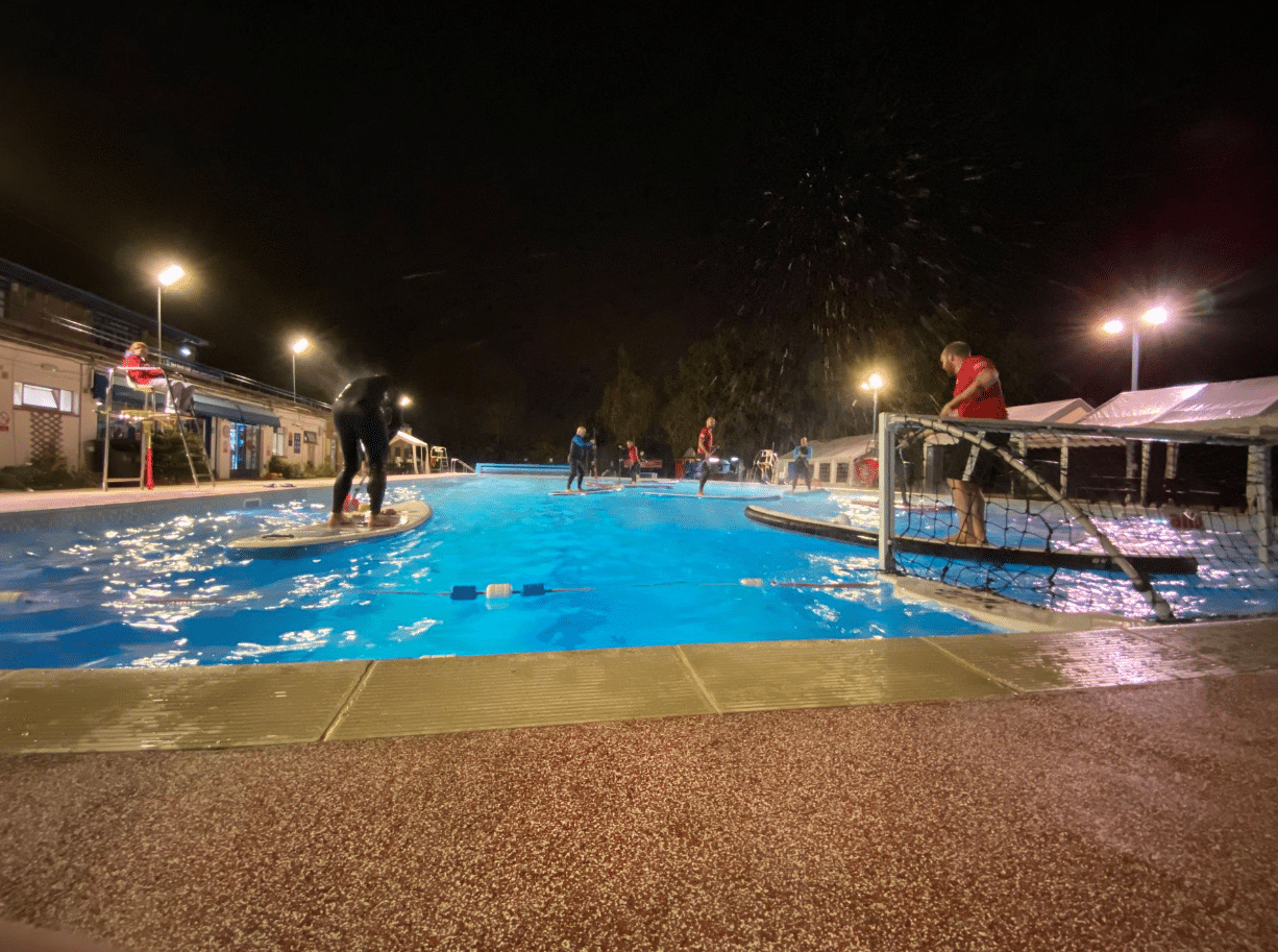 Pool SUP Taster Session in Thames Ditton - adventuro