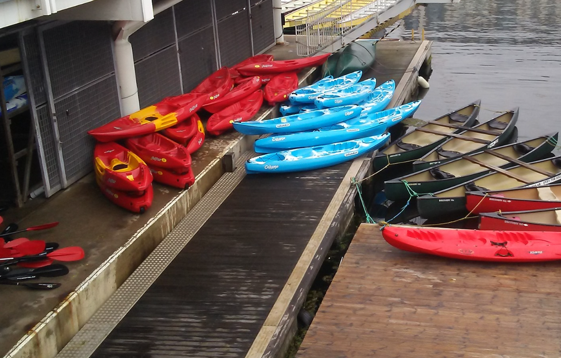 1-Hour Learn to Kayak Session – Queens Dock, Liverpool - adventuro