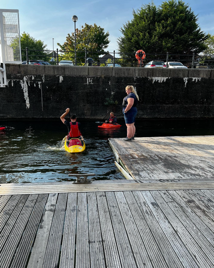1-Hour Learn to Kayak Session – Queens Dock, Liverpool - adventuro