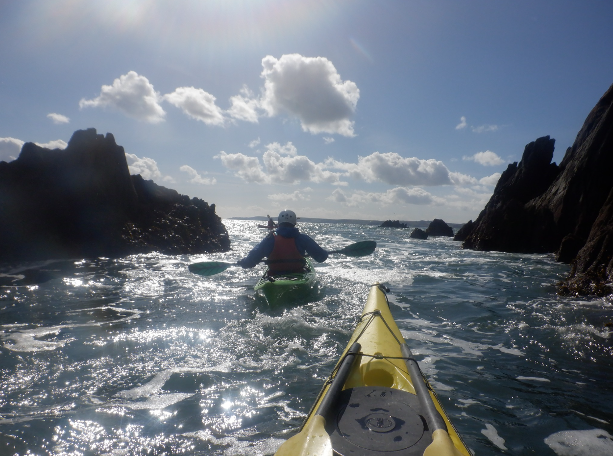 Level 3 Sea Kayak Course – 2 Days in Dartmouth, Devon - adventuro