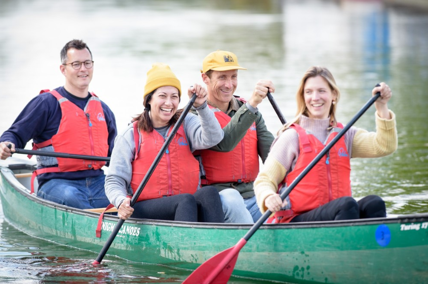 Full-Day Kayak, Canoe and SUP Hire – Oxford Canal - adventuro