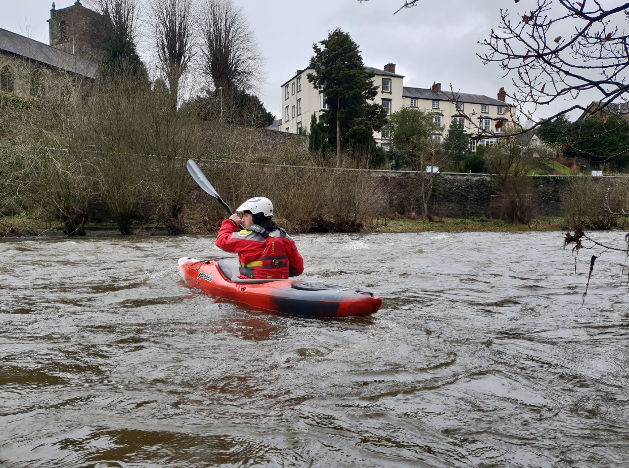 Kayak Aqueduct Cruise in Llangollen, North Wales - adventuro