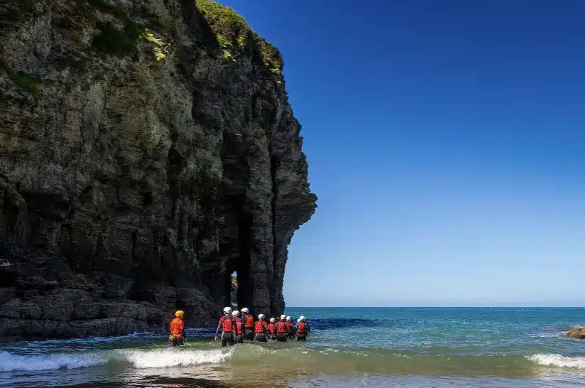 Coasteering in Bossiney Bay, Cornwall - adventuro