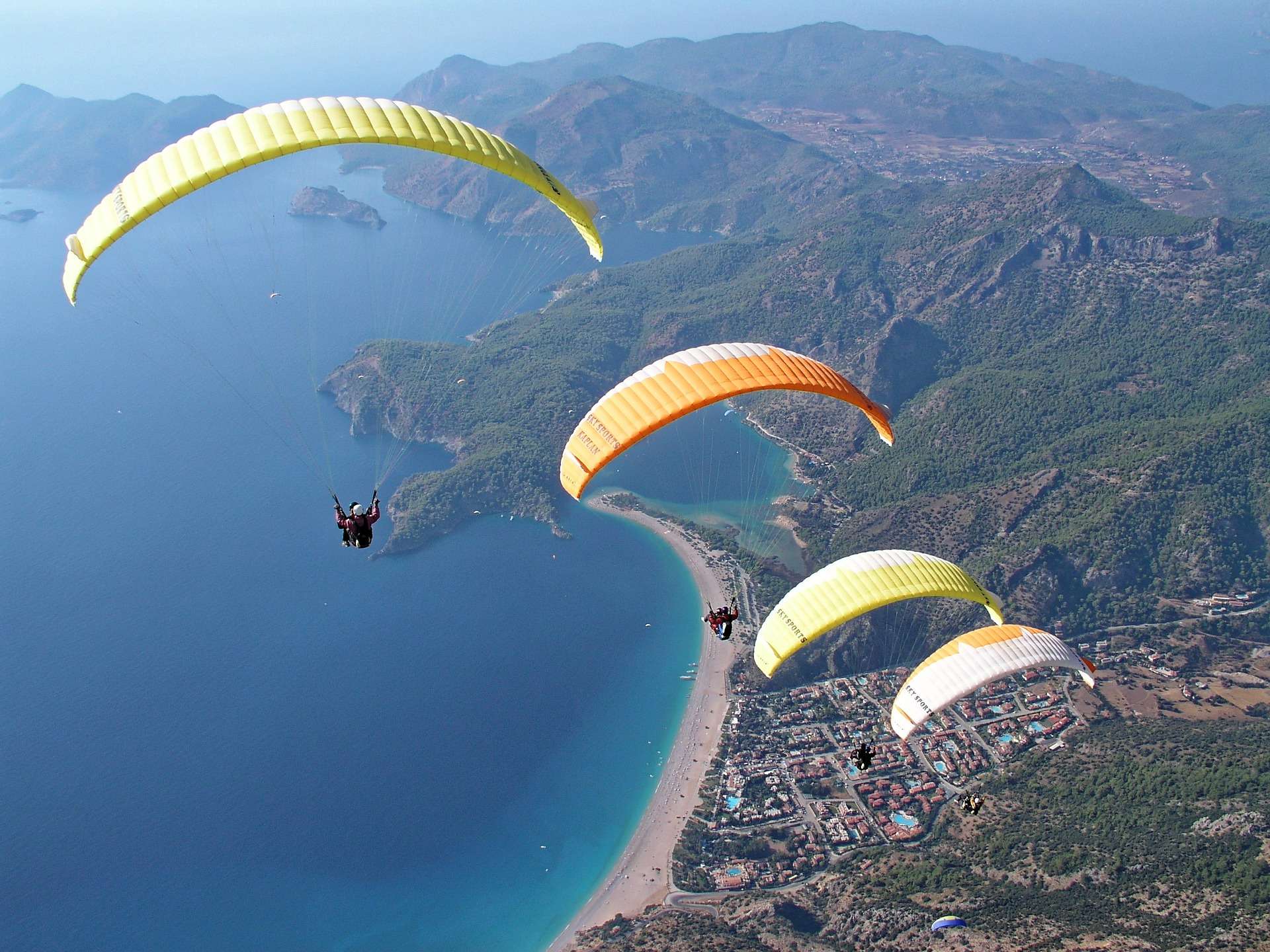 Paragliding Competitions in the UK and the World - adventuro