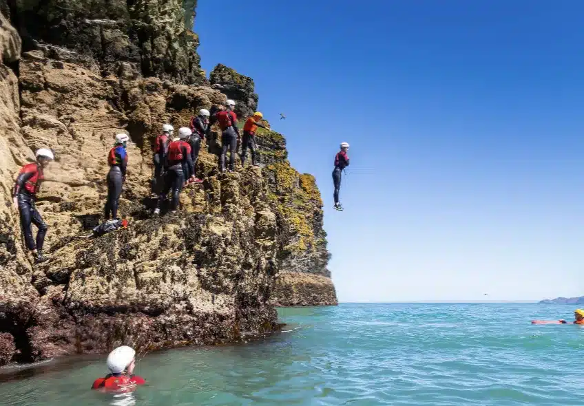 Coasteering in Bossiney Bay, Cornwall - adventuro
