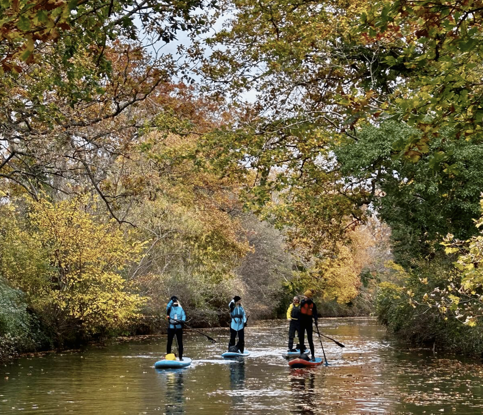 Group SUP Lesson on the River Medway from Tonbridge - adventuro