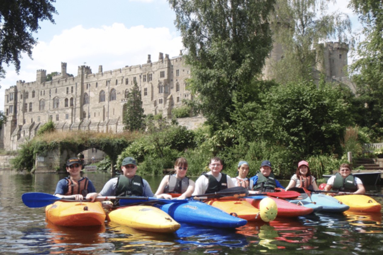 Discover Kayaking by Warwick Castle - adventuro
