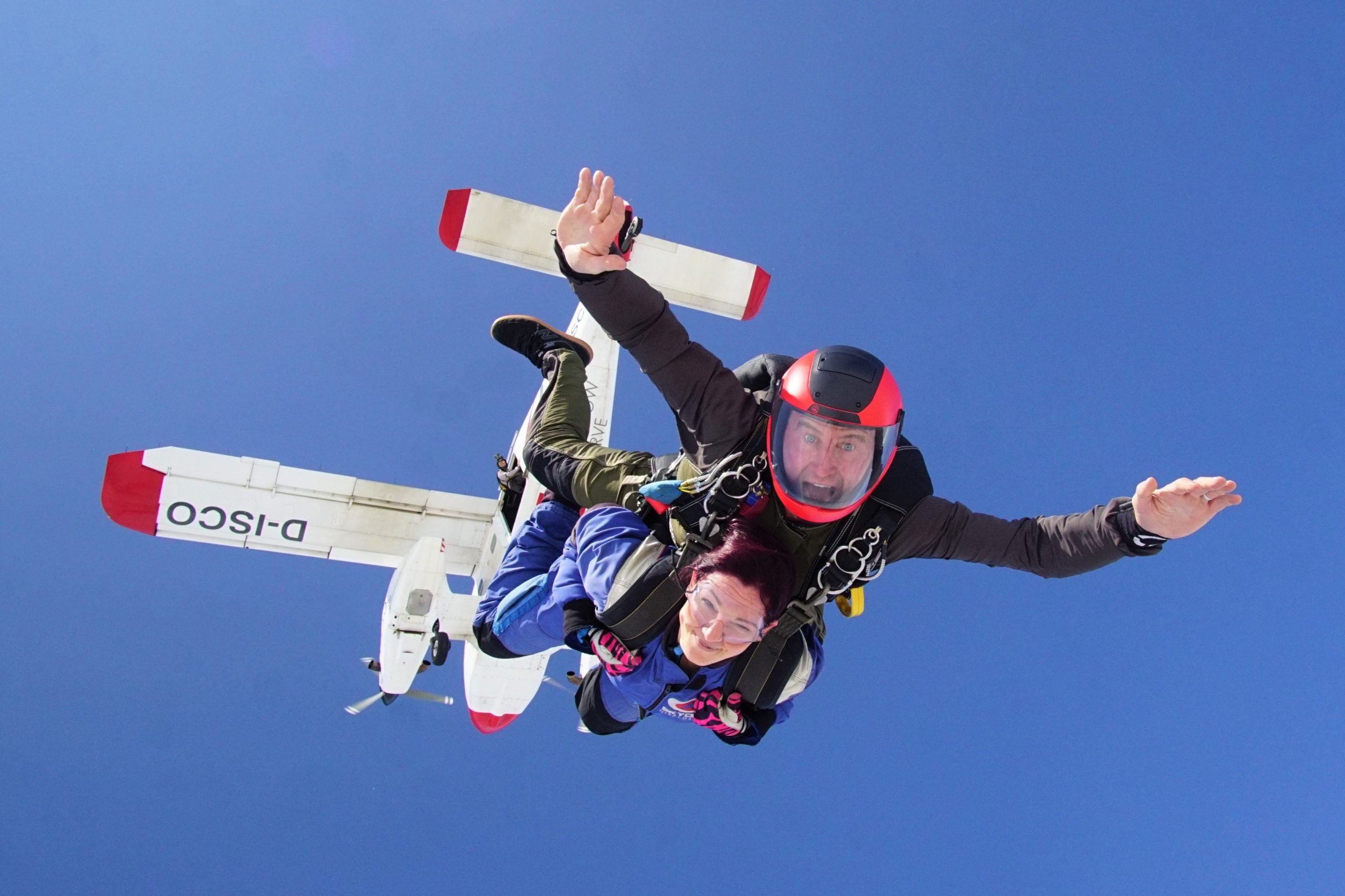15,000ft Tandem Skydive - adventuro