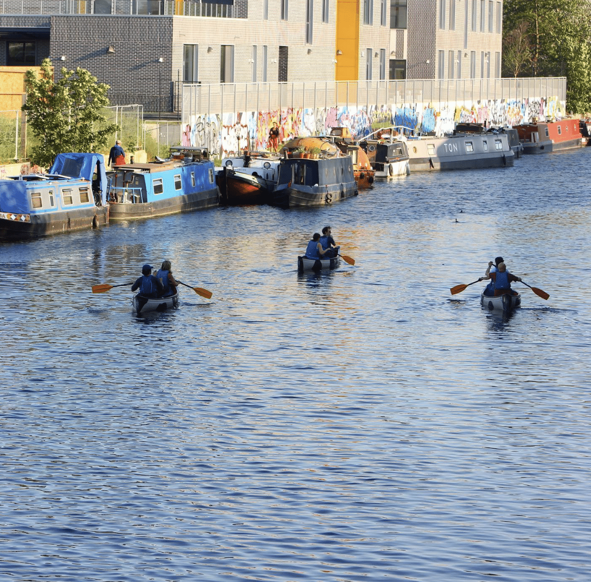 Canoe Hire in Hackney Wick - adventuro