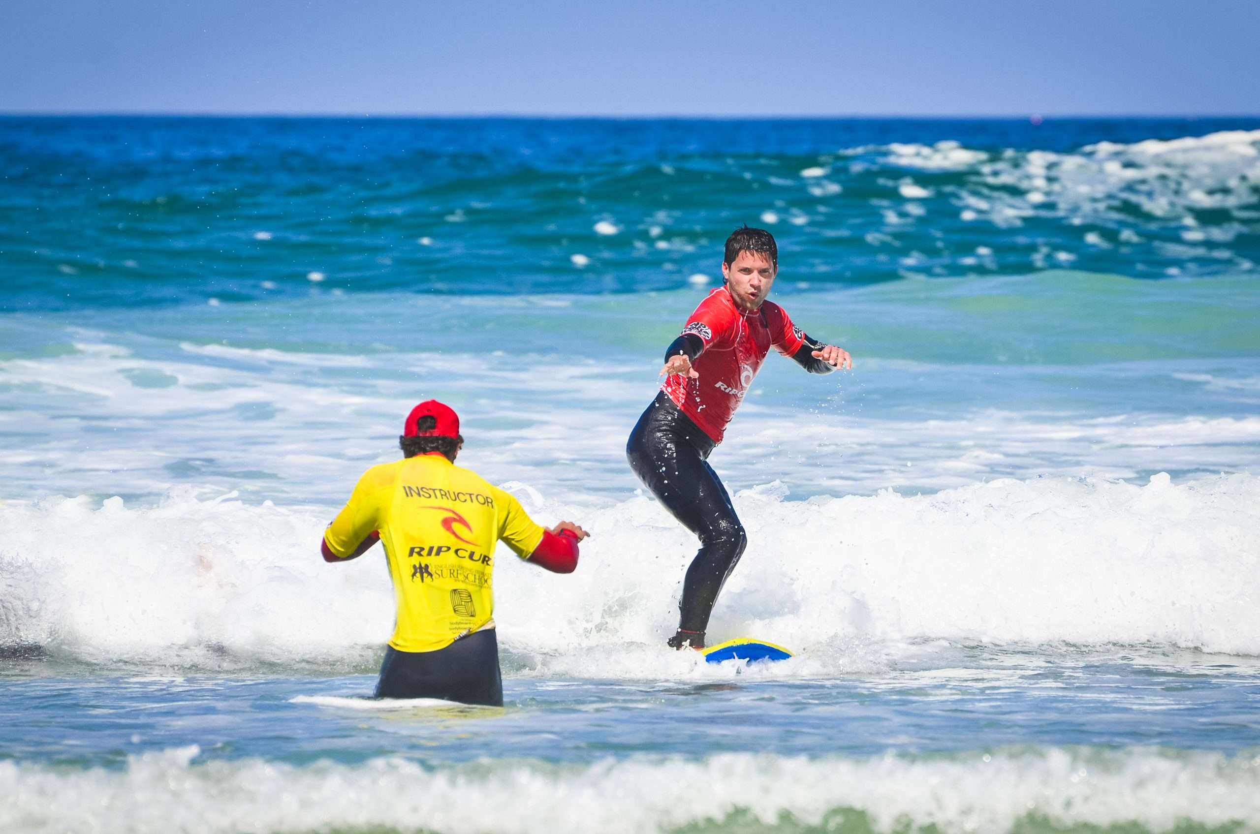 Family Surfing Lesson in Newquay - adventuro