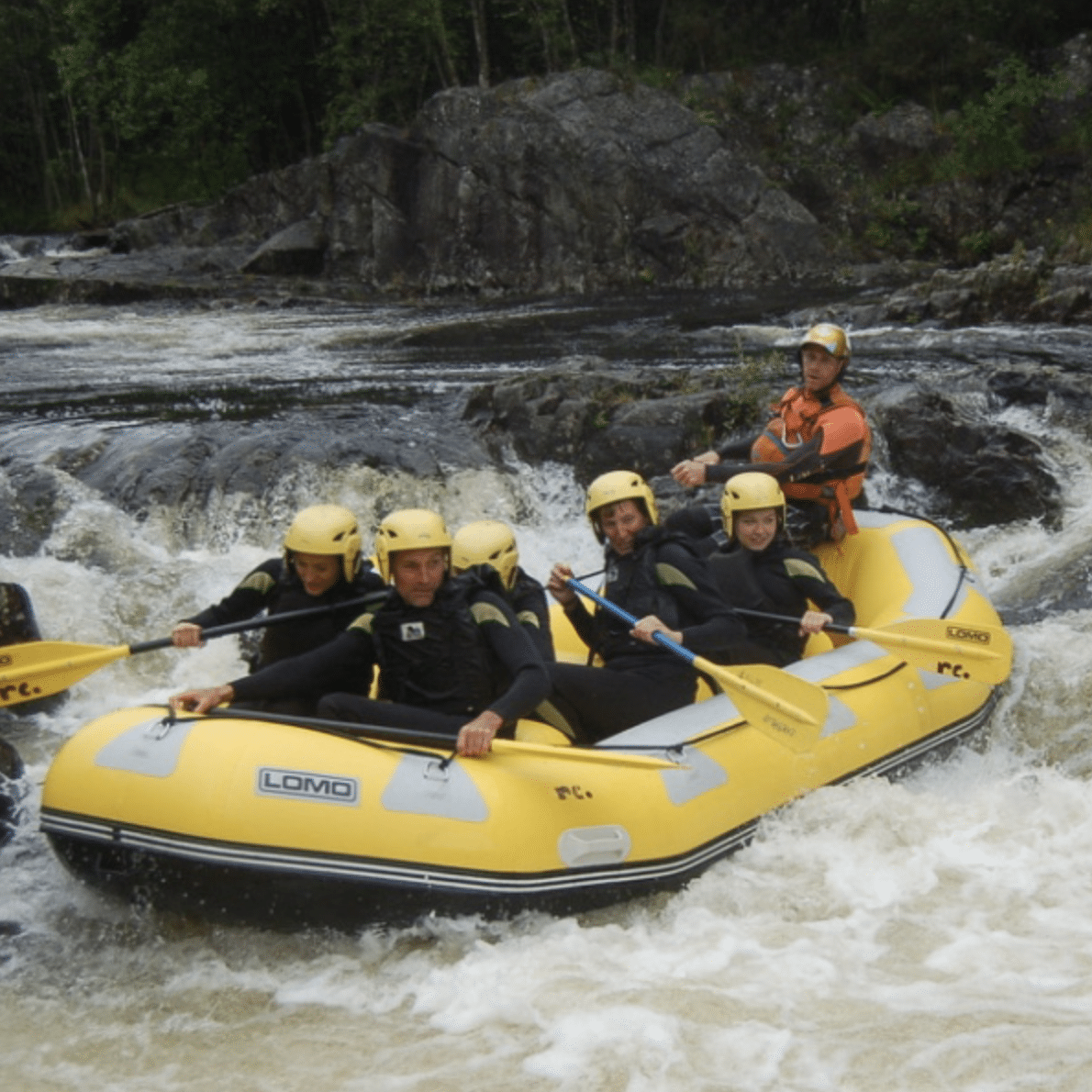 Rafting the River Tay - adventuro