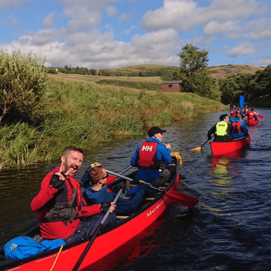 Canoe the River Clyde - adventuro