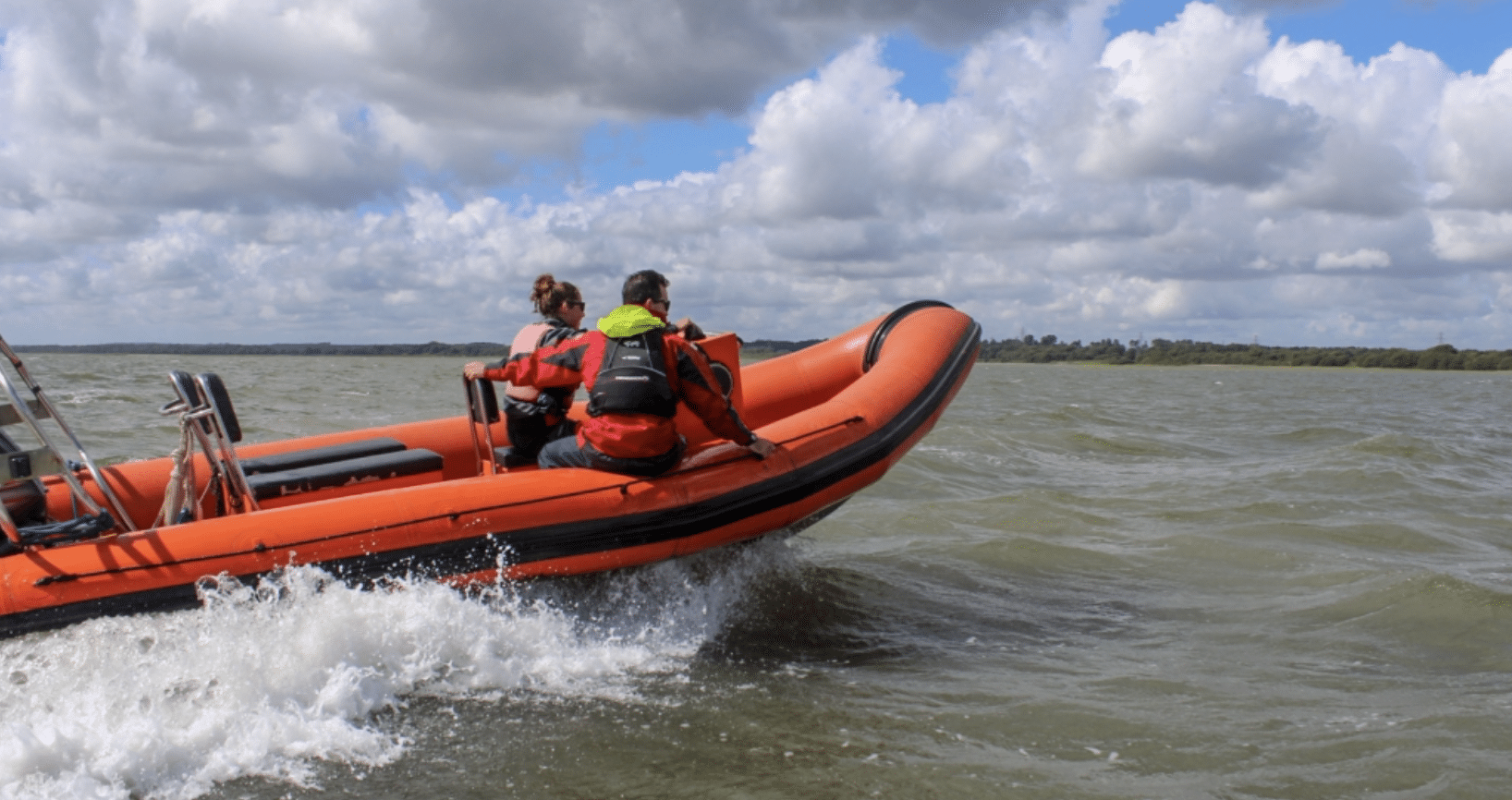 RYA Safety Boat Course in Poole Harbour - adventuro