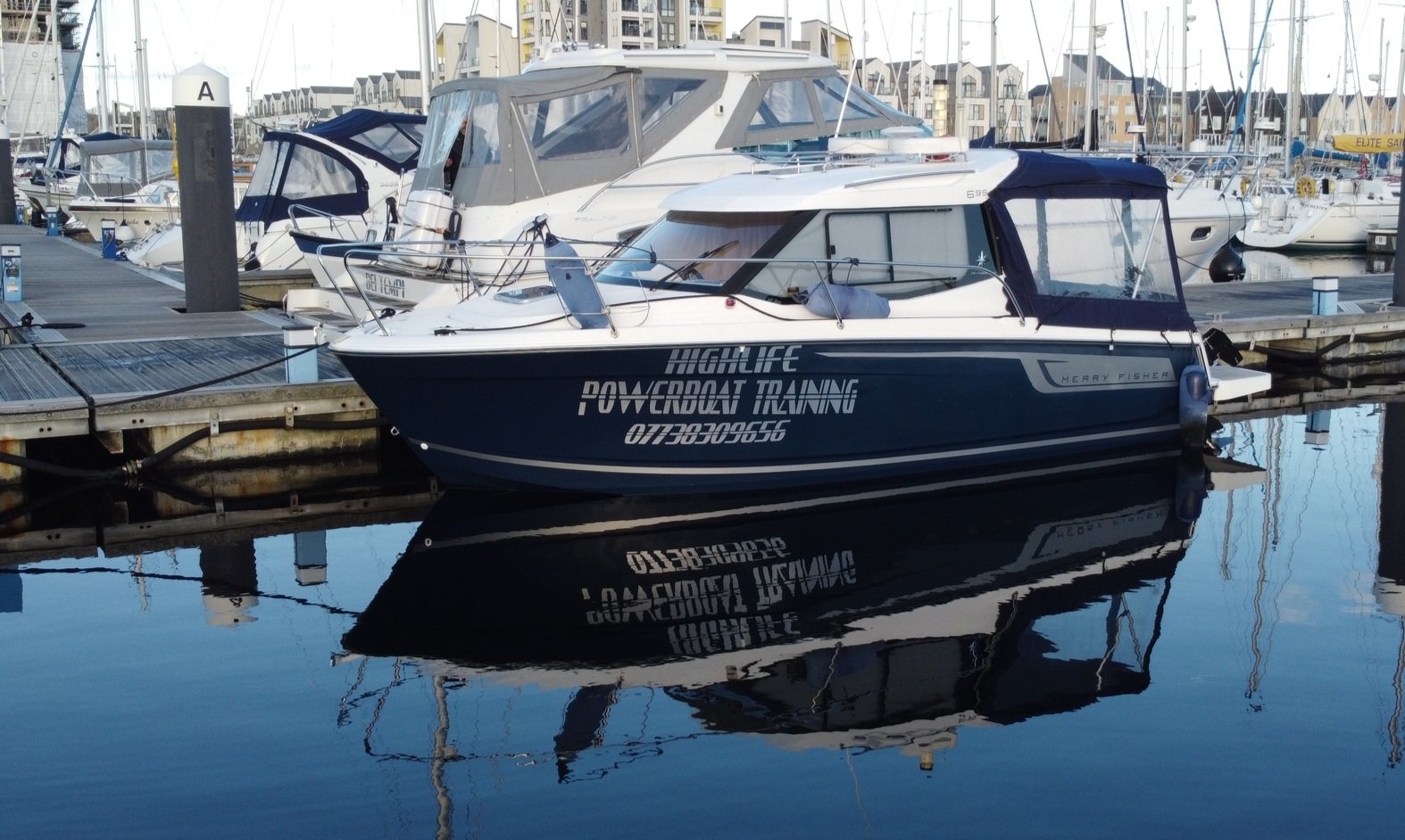 Luxury Yacht Charter in Kent with or without Skipper - adventuro