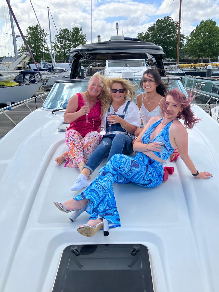 Luxury Yacht Charter in Kent with or without Skipper - adventuro