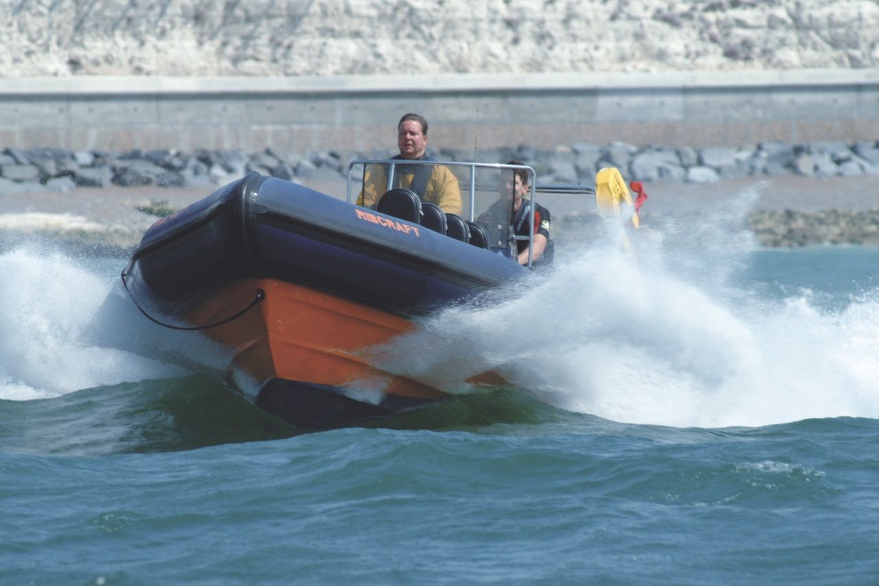 RYA Powerboat Level 2 (ICC) in Brighton - adventuro