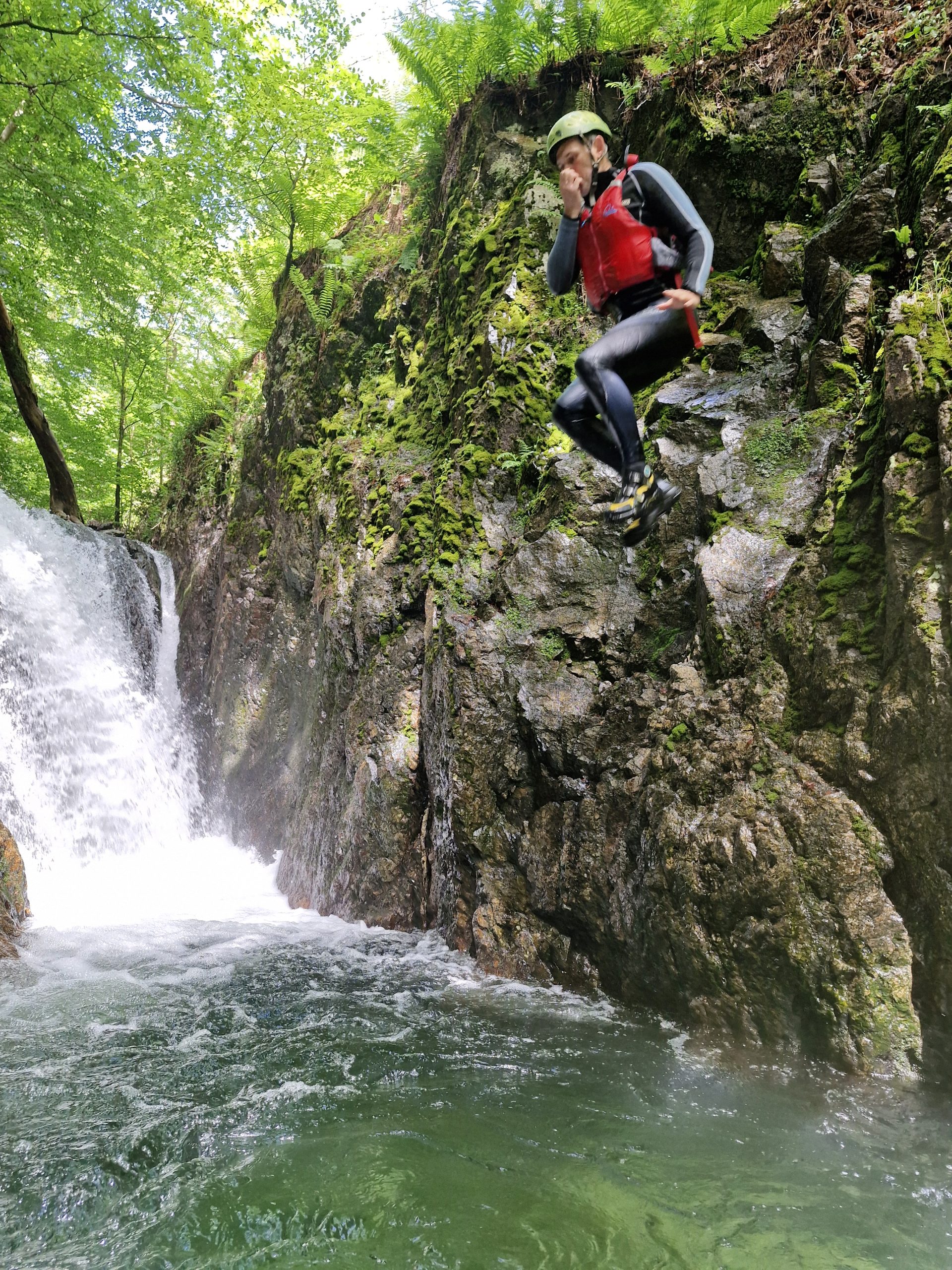 Ghyll Scrambling in Church Beck, Coniston – Half-Day - adventuro