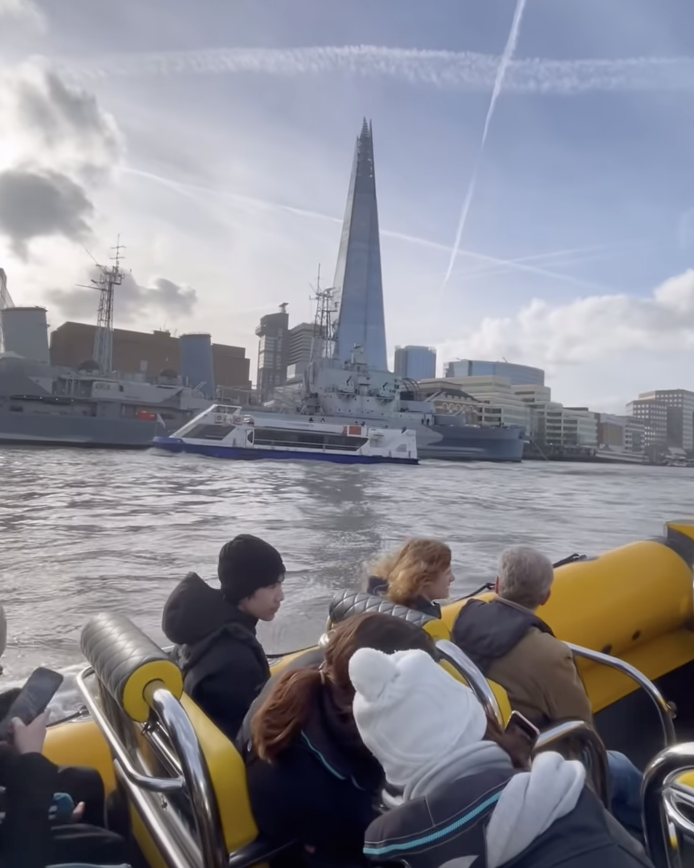45 Minute ‘Canary Wharf Experience’ Speedboat Sightseeing Tour - adventuro