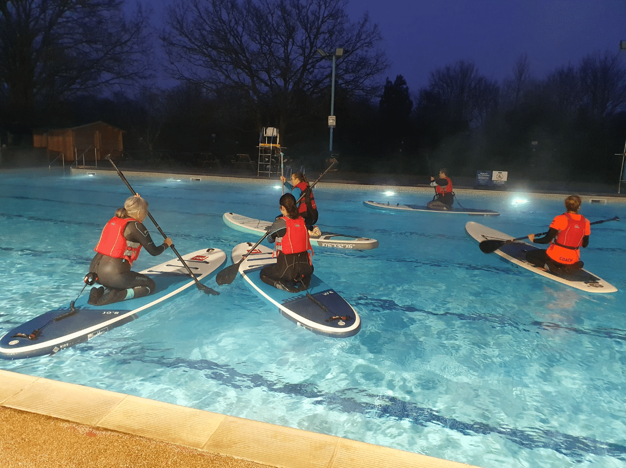 Pool SUP Taster Session in Thames Ditton - adventuro
